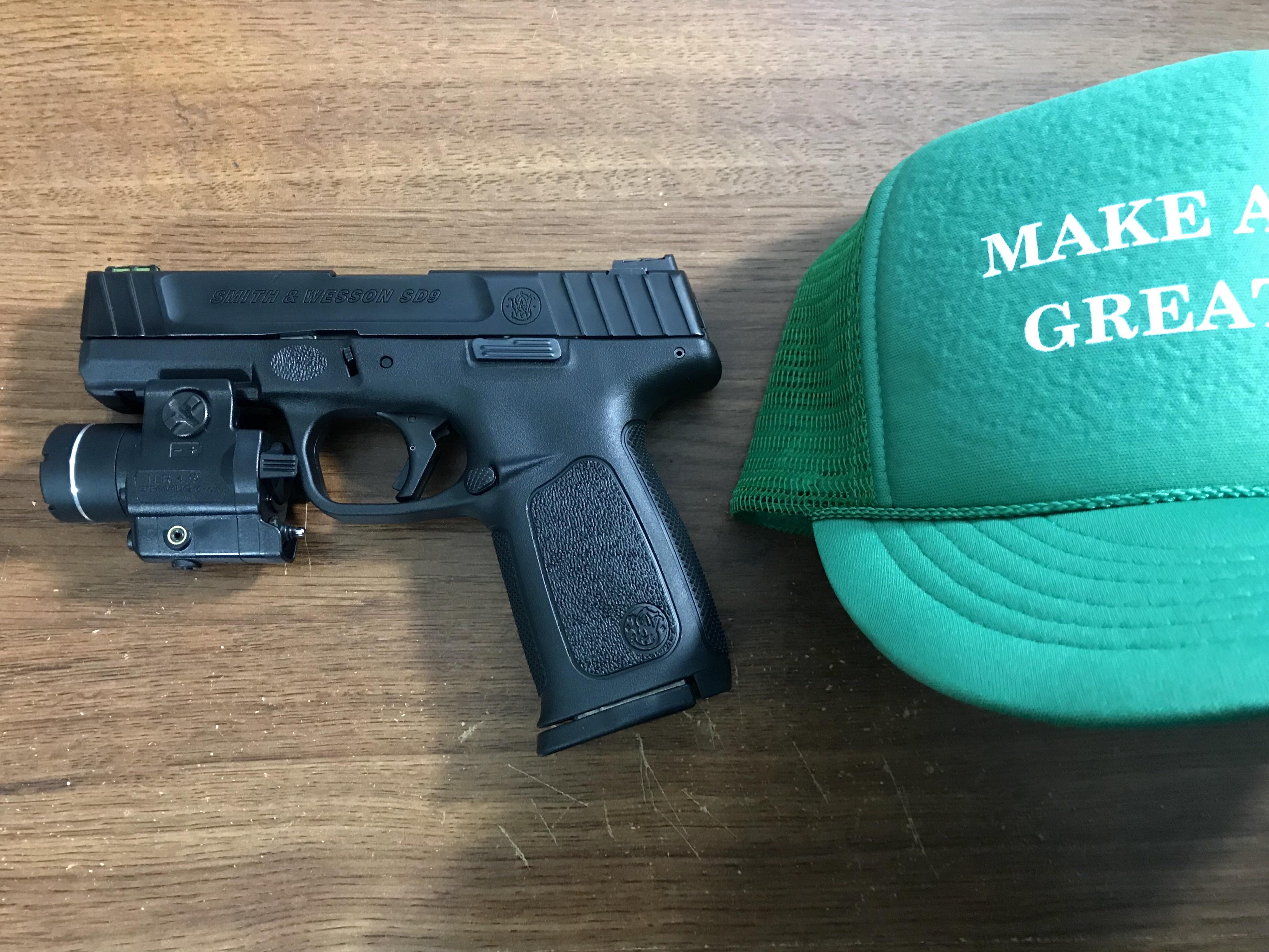 Happy Sunday Gunday! Nothing fancy but scored a new light and trigger ...